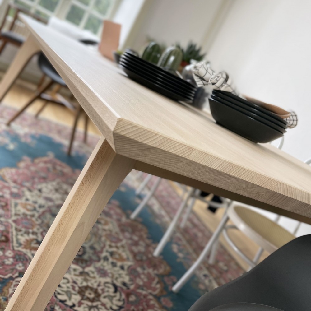 SCANDI- Dining table made of solid beech
